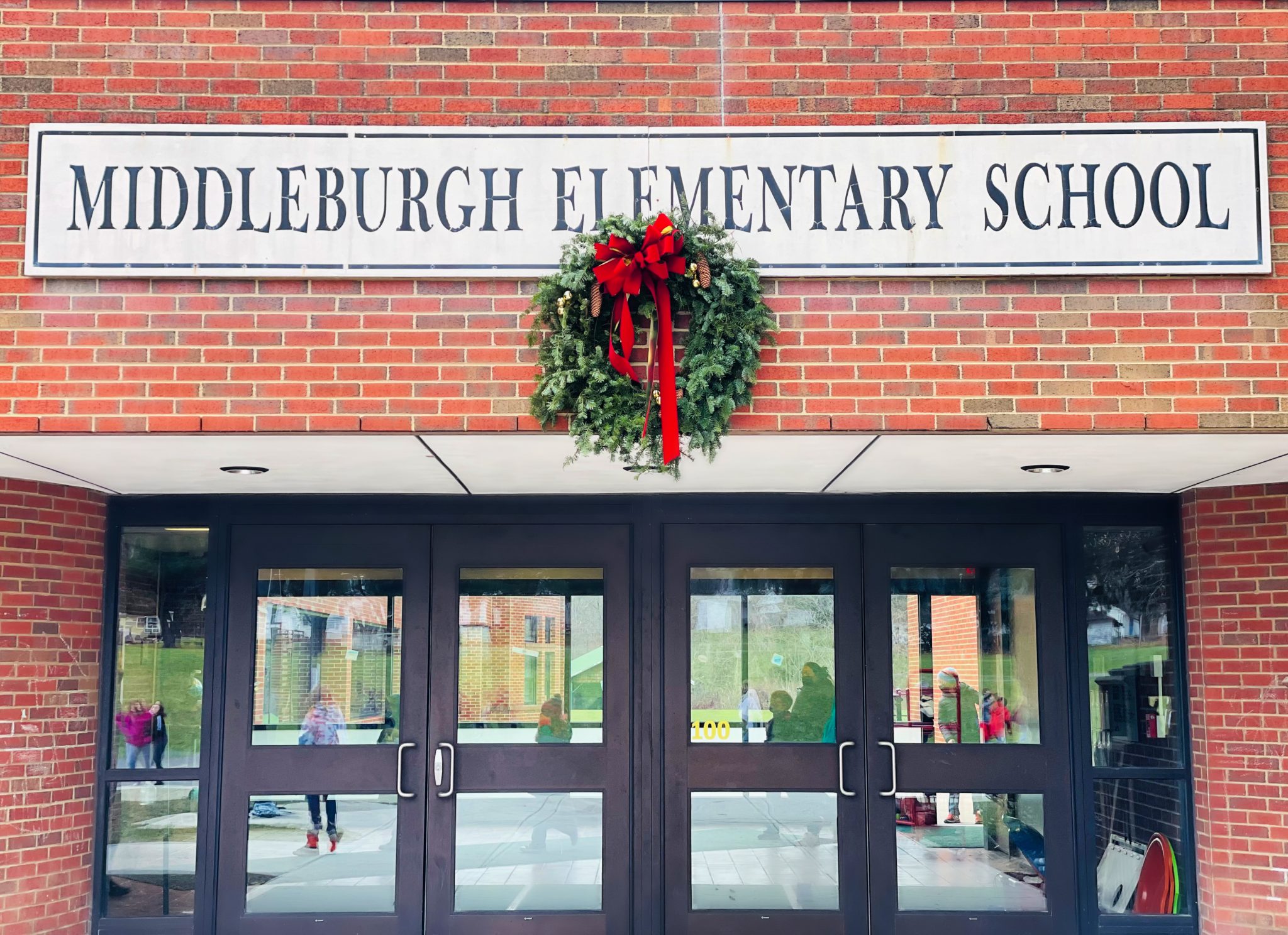 Locally Made Holiday Wreaths on Display - Middleburgh Central School ...
