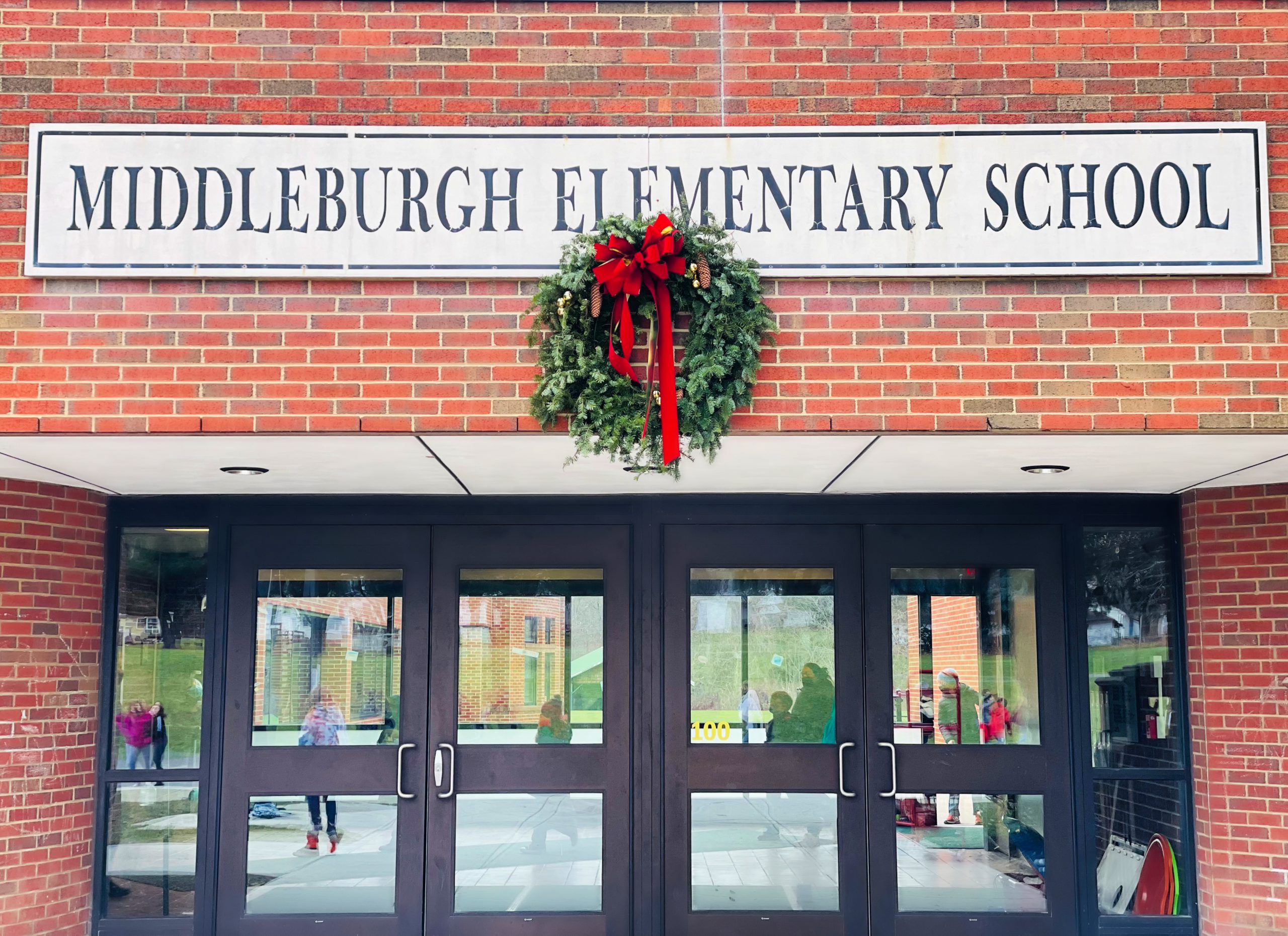 Locally Made Holiday Wreaths on Display - Middleburgh Central School ...